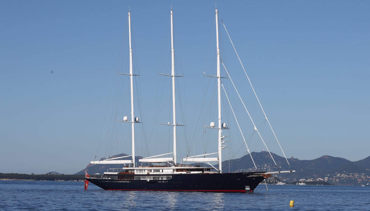 Jeff Bezos vende lo yacht Koru da 127 metri, vale 500 milioni di dollari